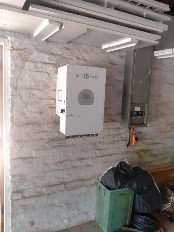 Slate roof operations & Sunsynk 12kW 3phase. 20 x 480W Longi as well as ...