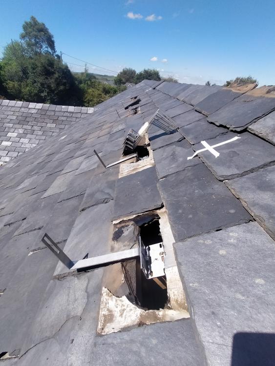Slate roof operations & Sunsynk 12kW 3phase. 20 x 480W Longi as well as ...