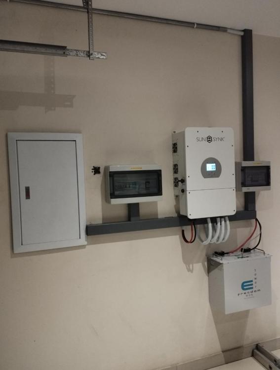 8kW Sunsynk, 5kWh FreedomWon E-Tower & 545W Canadian Solar Mono PV ...