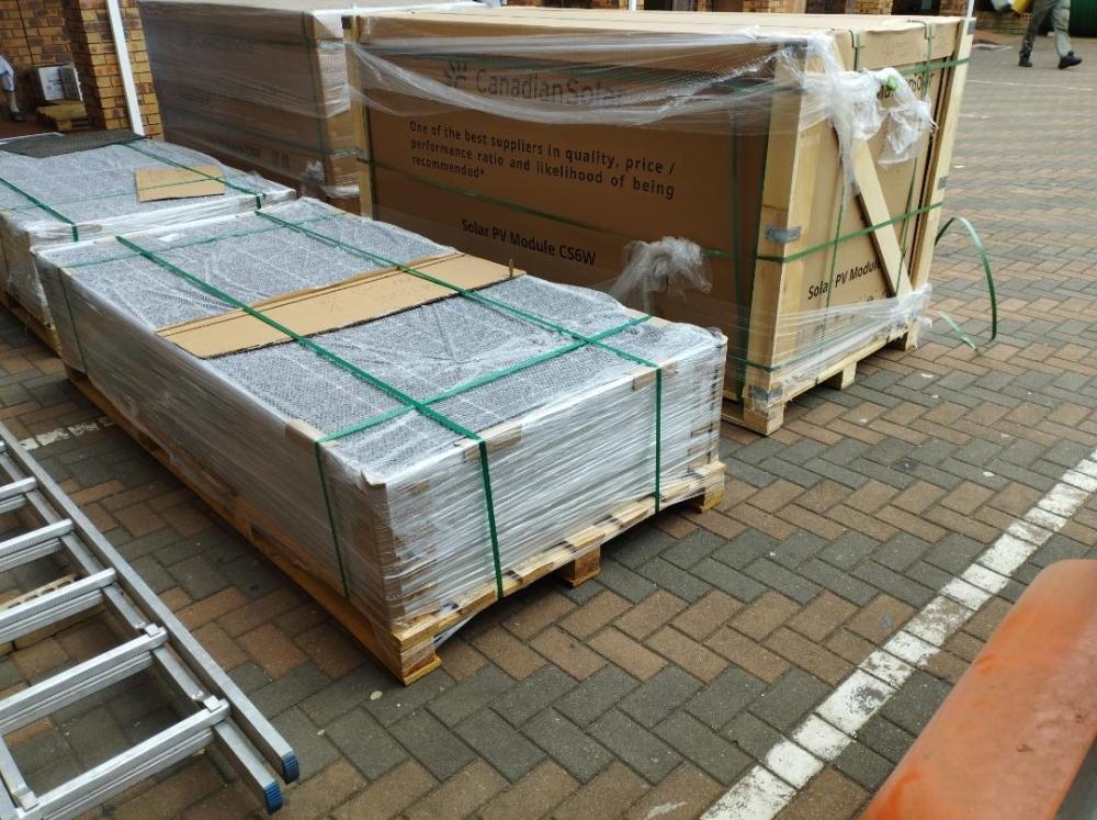 Atess HPS100 + ATS150 + 2 x 40/32HV FreedomWon Lithium batteries + 96 x ...